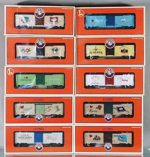 10 Lionel Box Cars
