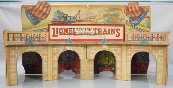 2 Lionel Dealer Displays