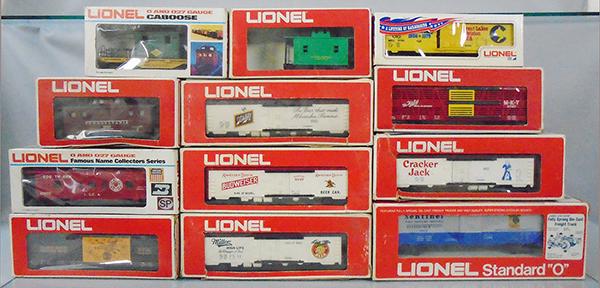 12 Lionel Freight Cars