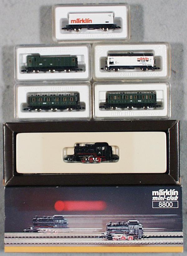9: MARKLIN MINI CLUB TRAIN SET