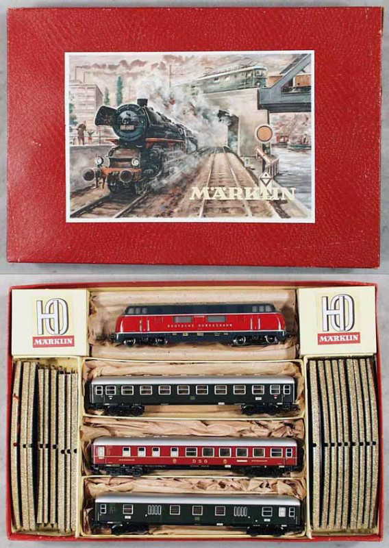 243: MARKLIN 3121 TRAIN SET