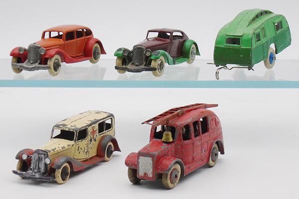 5 Dinky Vehicles Auction