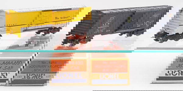 2 Lionel Box Cars Auction