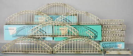 LARGE MARKLIN BRIDGE - Nov 13, 2015 | Bertoia Auctions in NJ