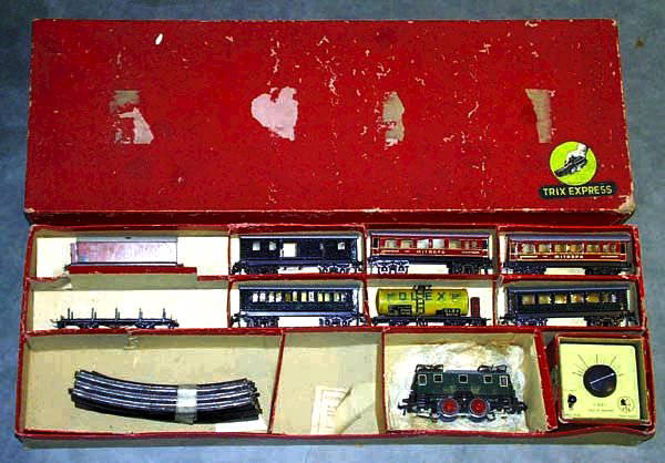 Trix Train Set, Ho Ga, 20/55 Loco, Some Warping, 1