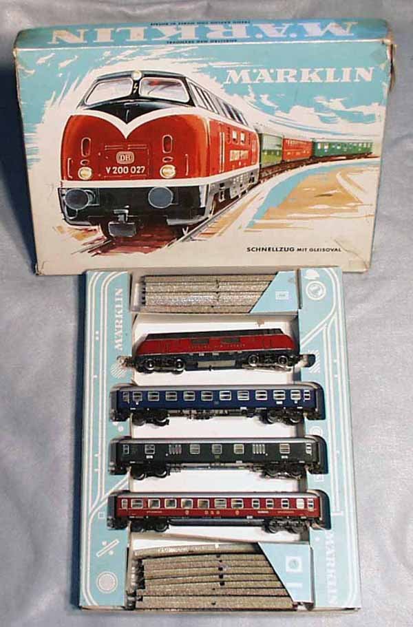 265A: MARKLIN 3121 GERMAN PASSENGER SET