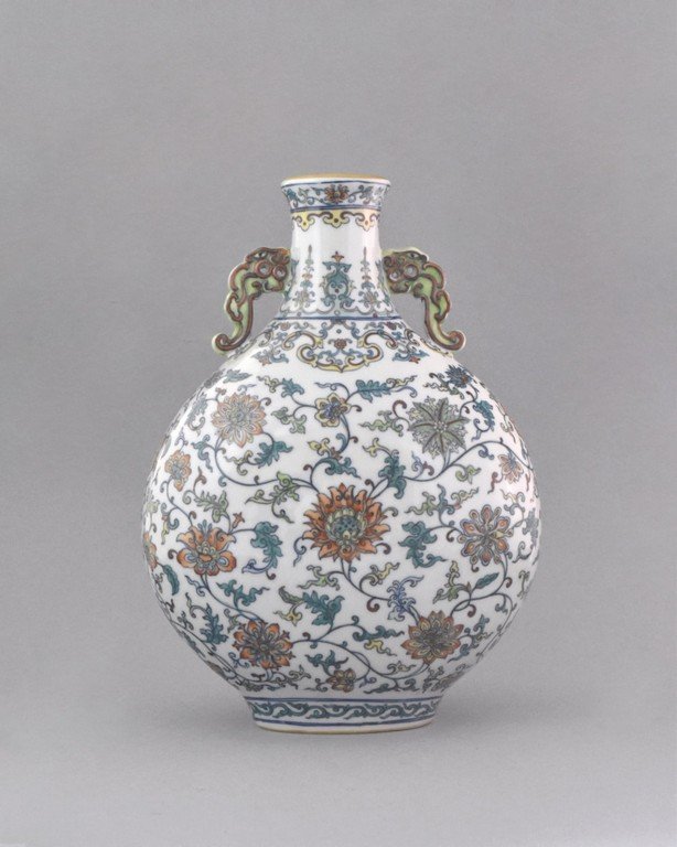 FINE DOUCAI FLORAL MOTIF MOON FLASK, QIANLONG MARK
