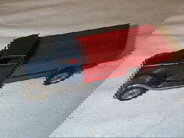 Tri Ang Minic Toys Made In England Key Wind Flat B