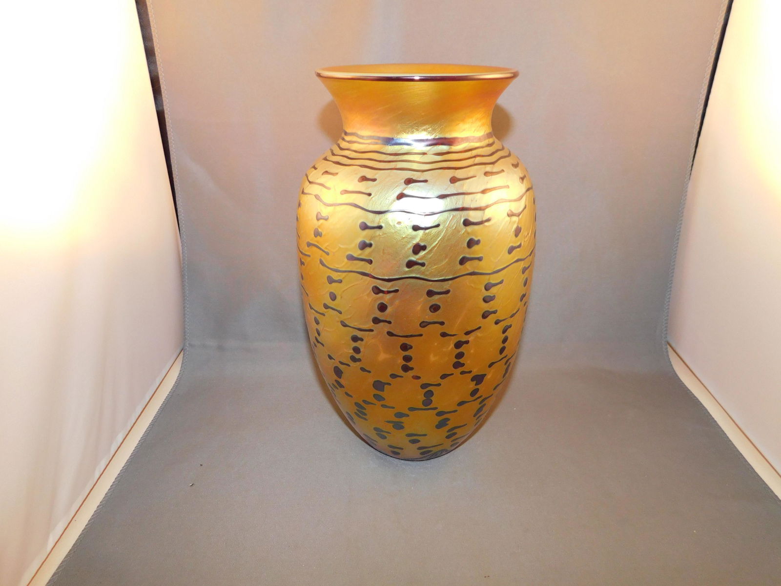 Lundberg Art Glass Vase - Jun 04, 2020 | Bodnar's Auction Sales in NJ