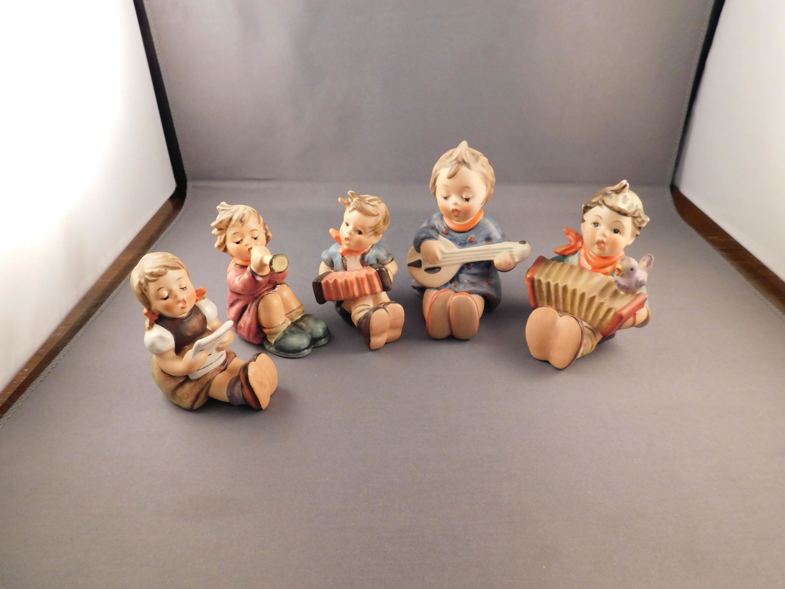 5 Hummel Musicians - Jun 25, 2020 | Bodnar's Auction Sales in NJ