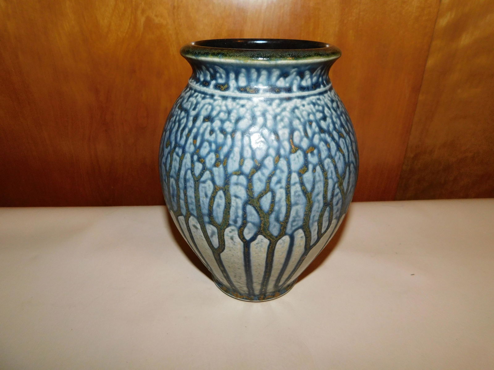 Frank Stofan Art Pottery Vase - Jun 25, 2020 | Bodnar's Auction Sales in NJ