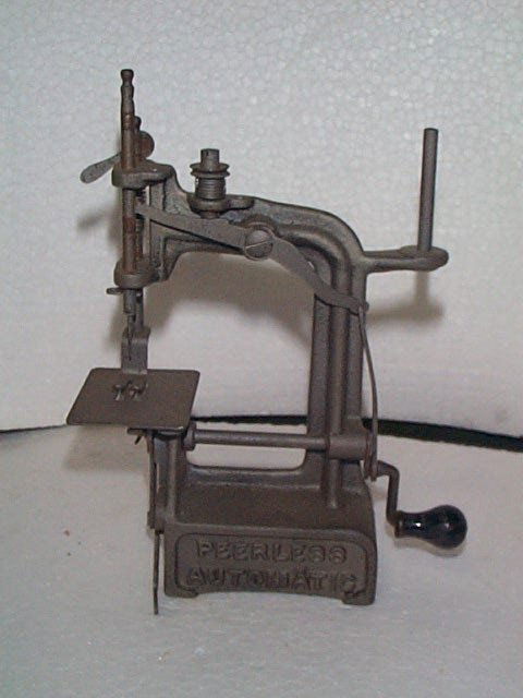 941: Miniature Antique Sewing Machine Peerless Automat