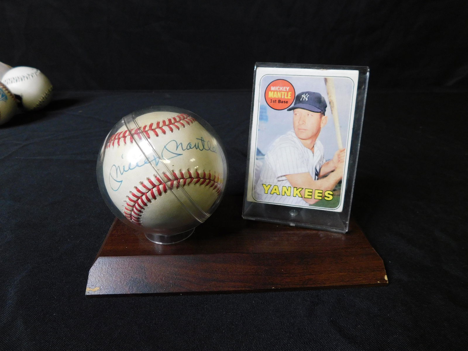 Mickey Mantle Signed Baseball