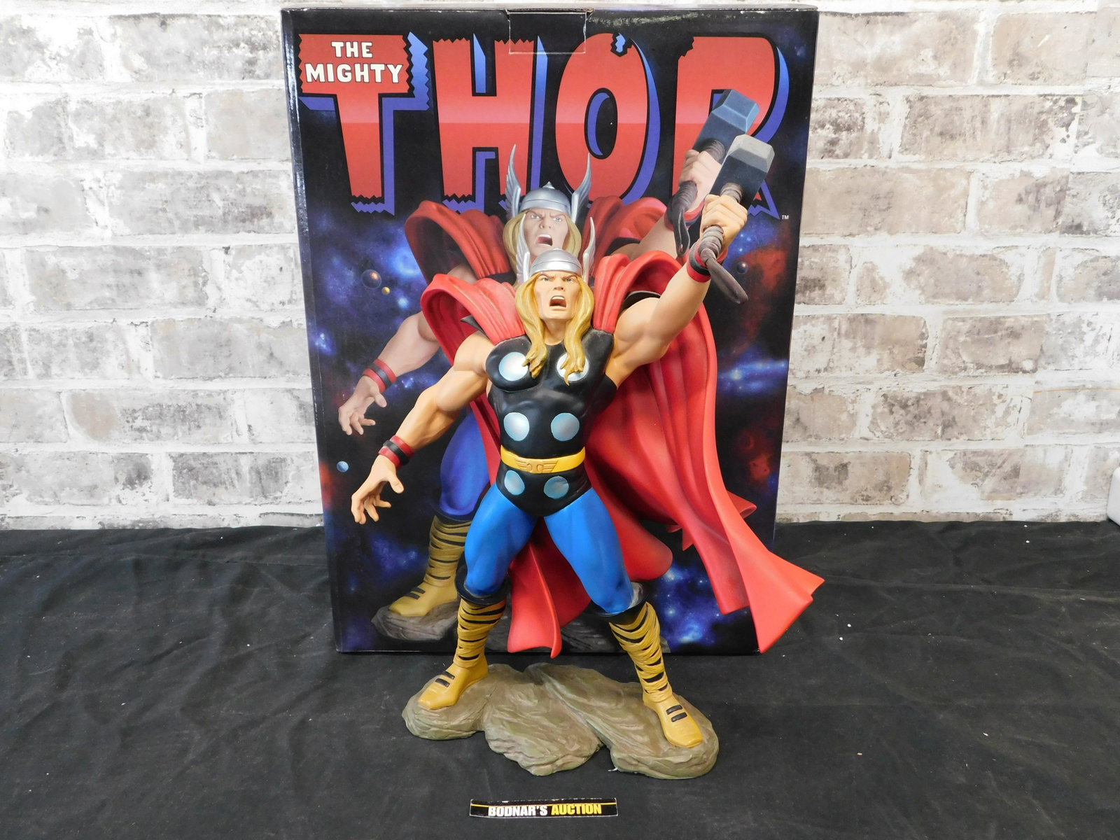 Marvel The Mighty Thor Hard Hero Porcelain Statue