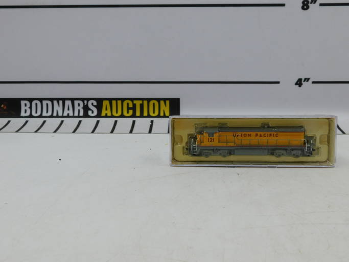 Atlas N Scale B23-7 Diesel Locomotive 49727 (#0247) on Sep 28, 2022 | Bodnar's Auction Sales in NJ