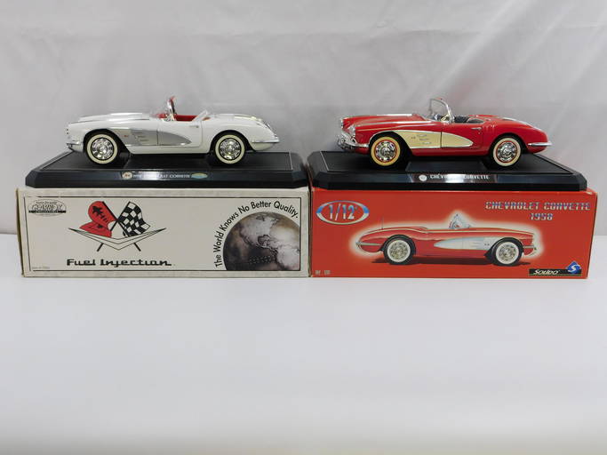 Lot of 2 Chevrolet Corvette 1:12 Scale Diecast Cars (#0148) on Jan 26 ...