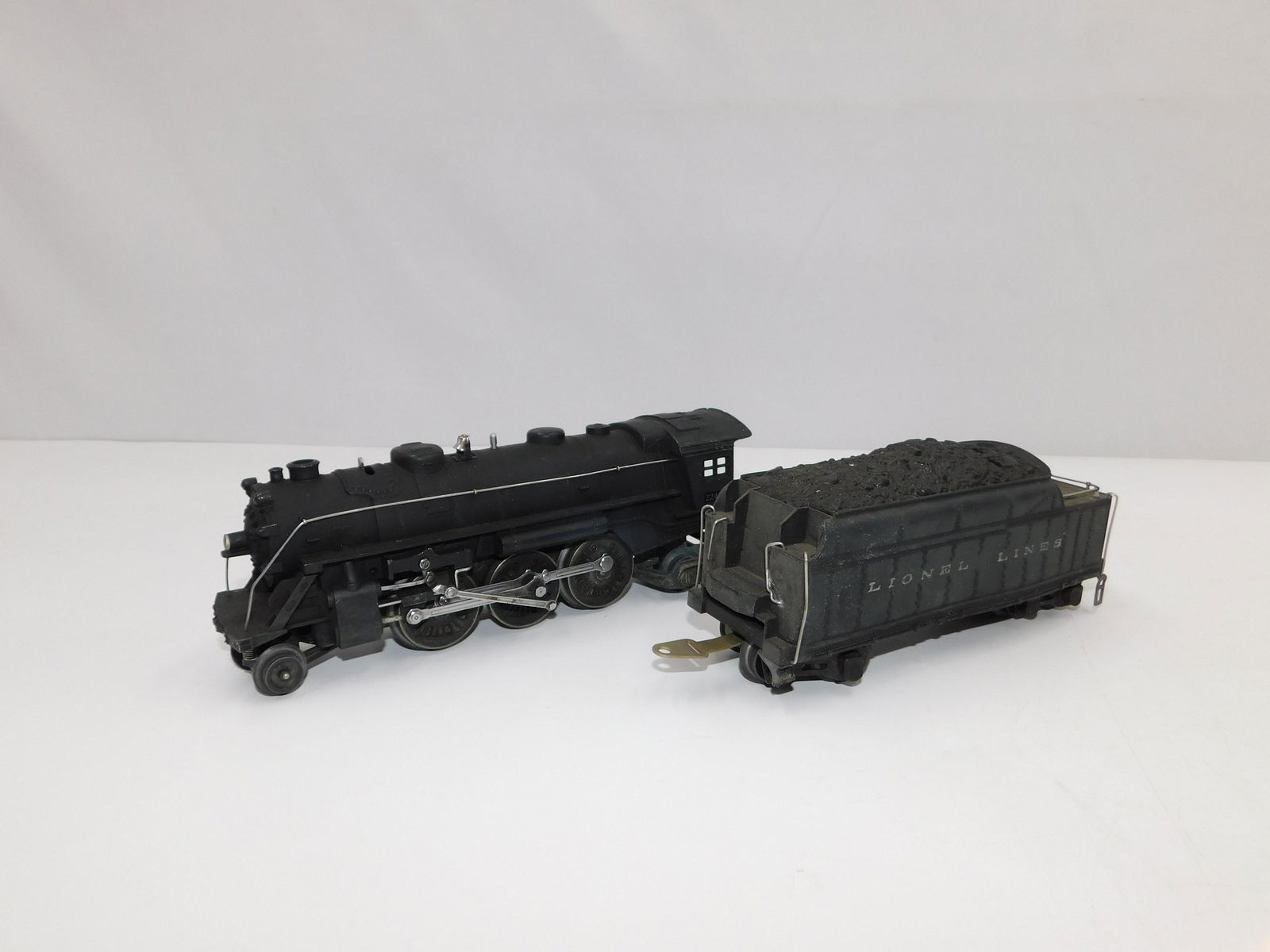 Lionel Pre War O Gauge Steam Engine And Tender