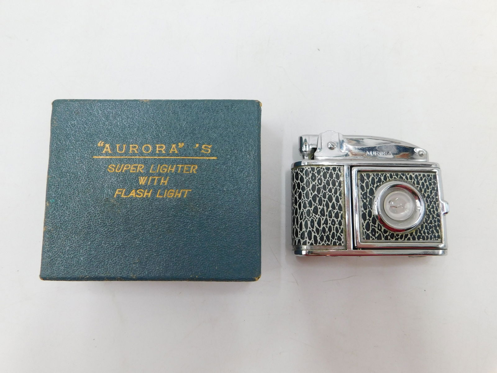 Aurora Super Lighter With Flashlight