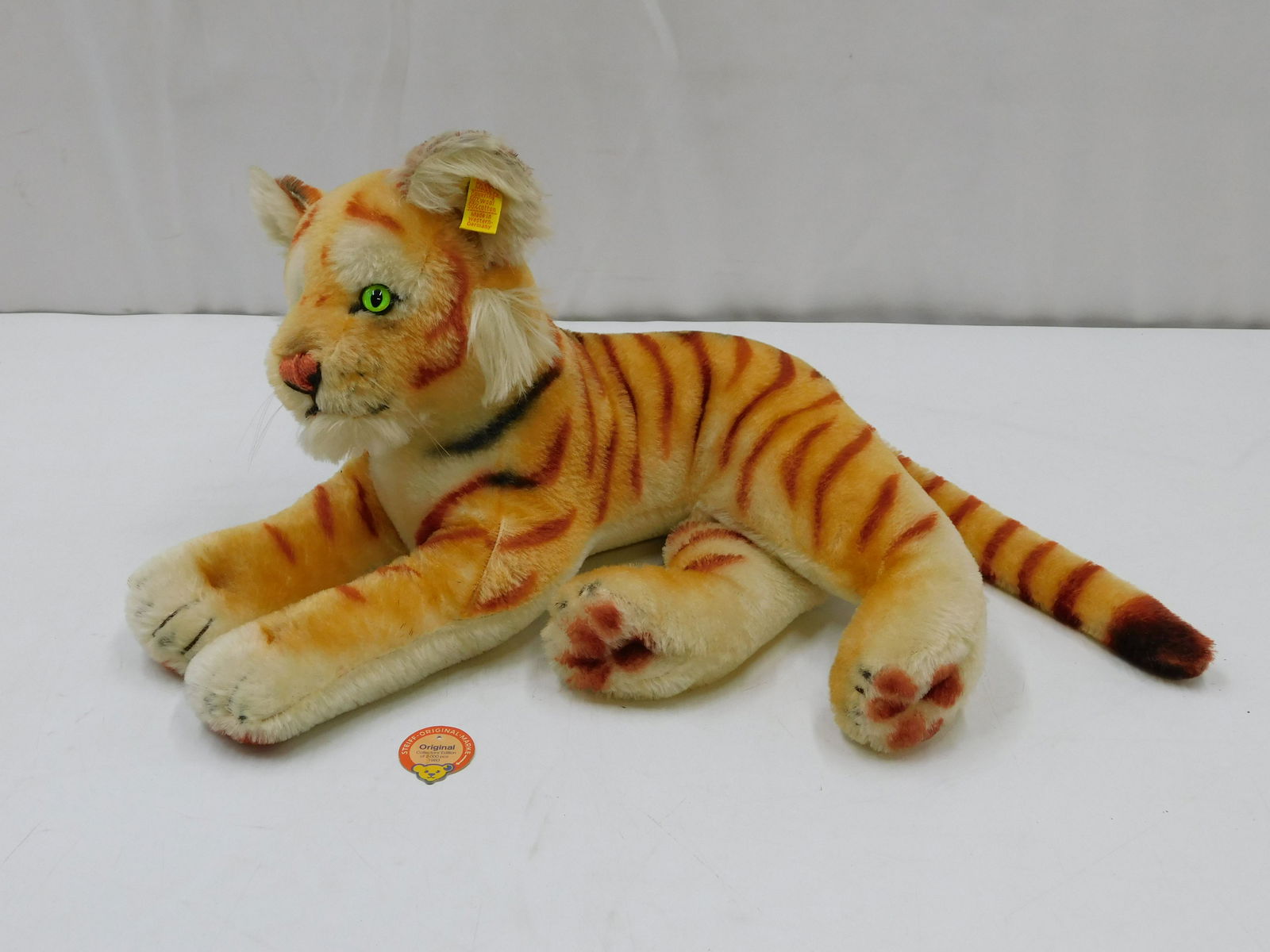 Steiff Tiger - Laying Auction