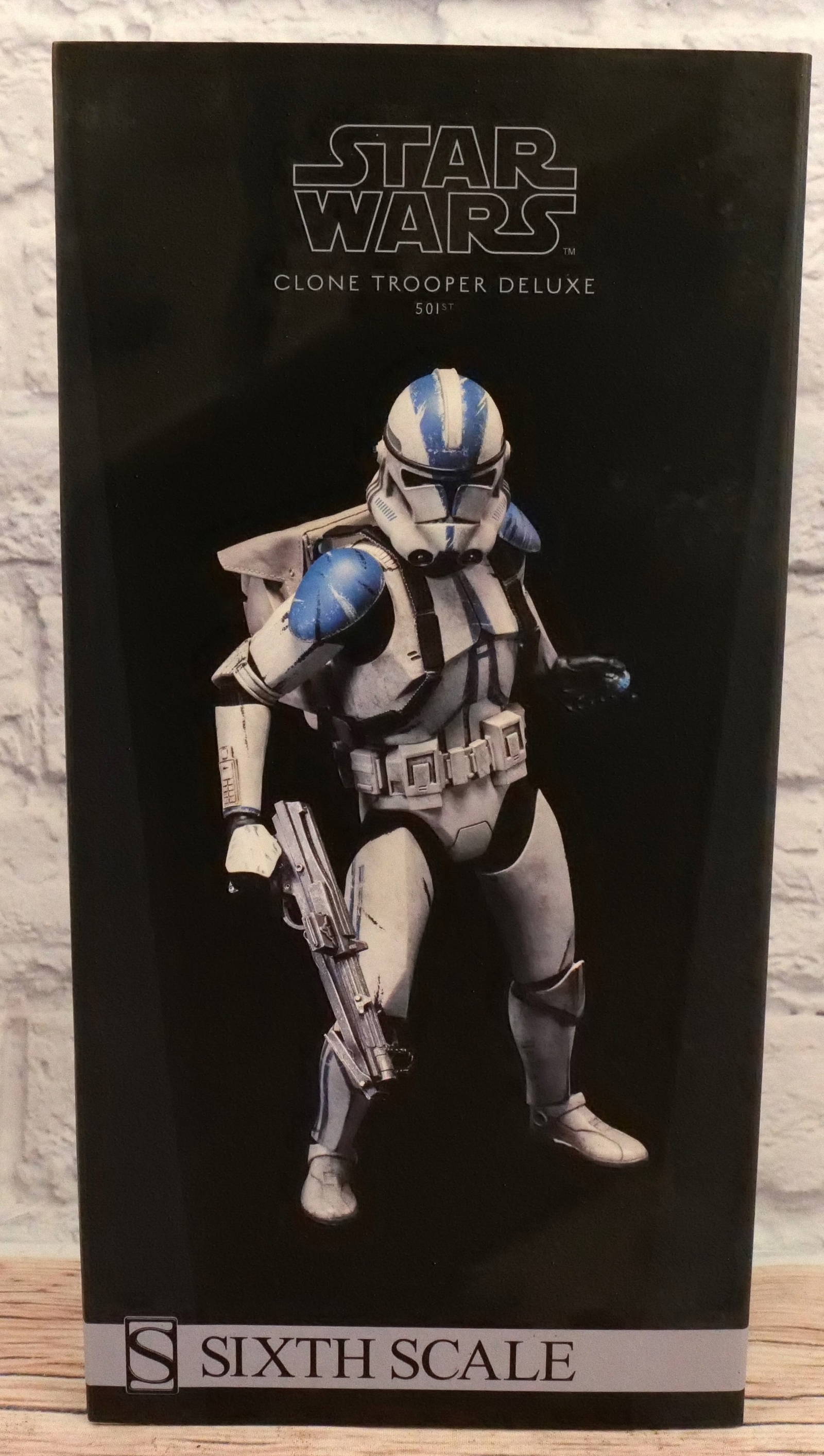 Sideshow Clone Trooper Deluxe 501st Sixth Scale Figure Auction