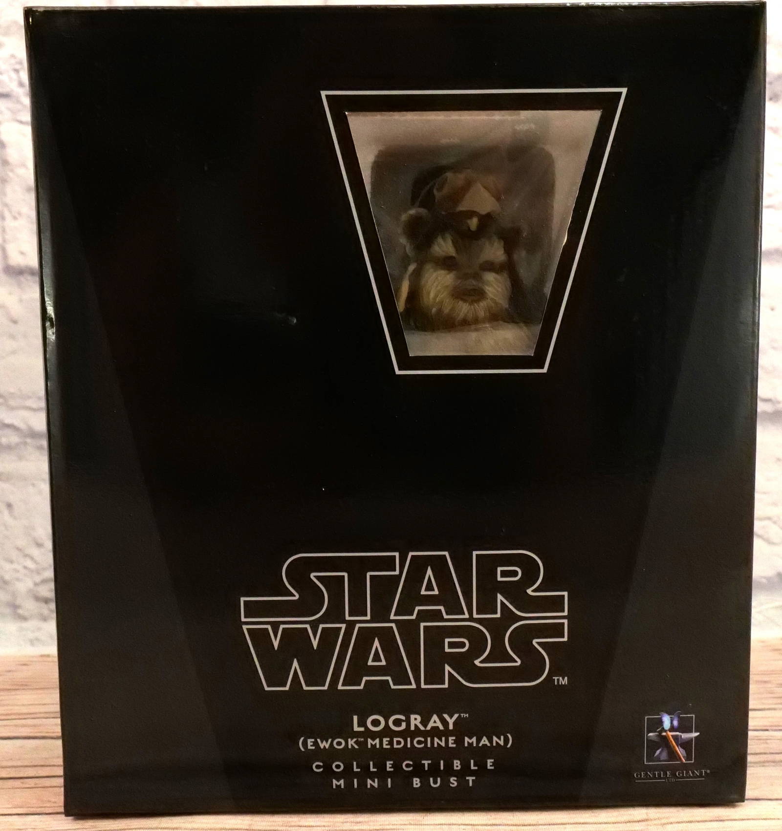 Gentle Giant Logray Ewok Mini Bust Auction
