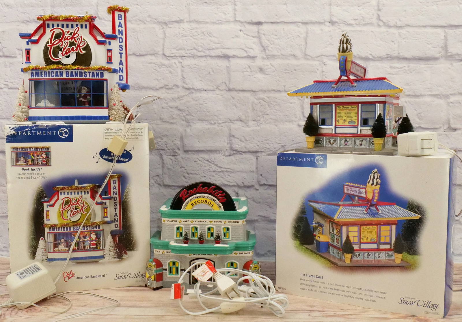 Lot Of 3 Department 56 Snow Village Houses Auction