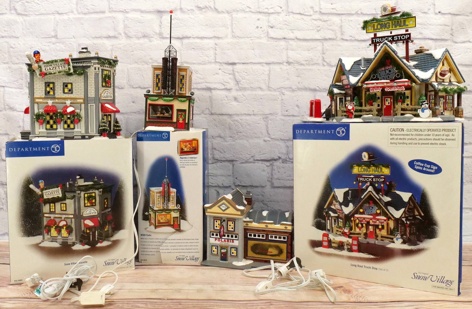 Lot Of 4 Department 56 Snow Village Houses Auction