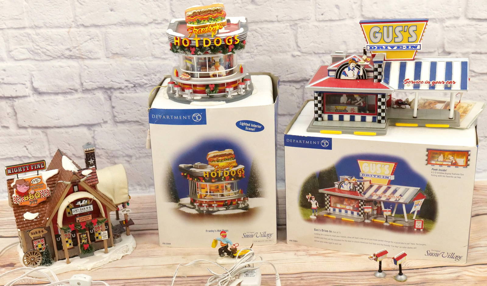 Lot Of 3 Department 56 Snow Village Houses Auction