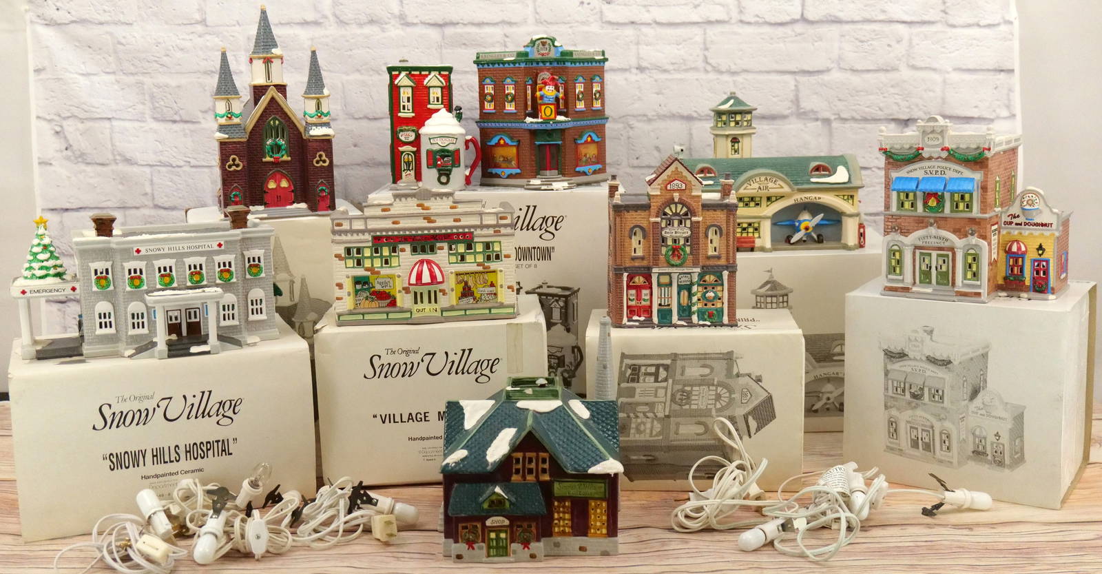 Lot Of 8 Department 56 Snow Village Houses Auction