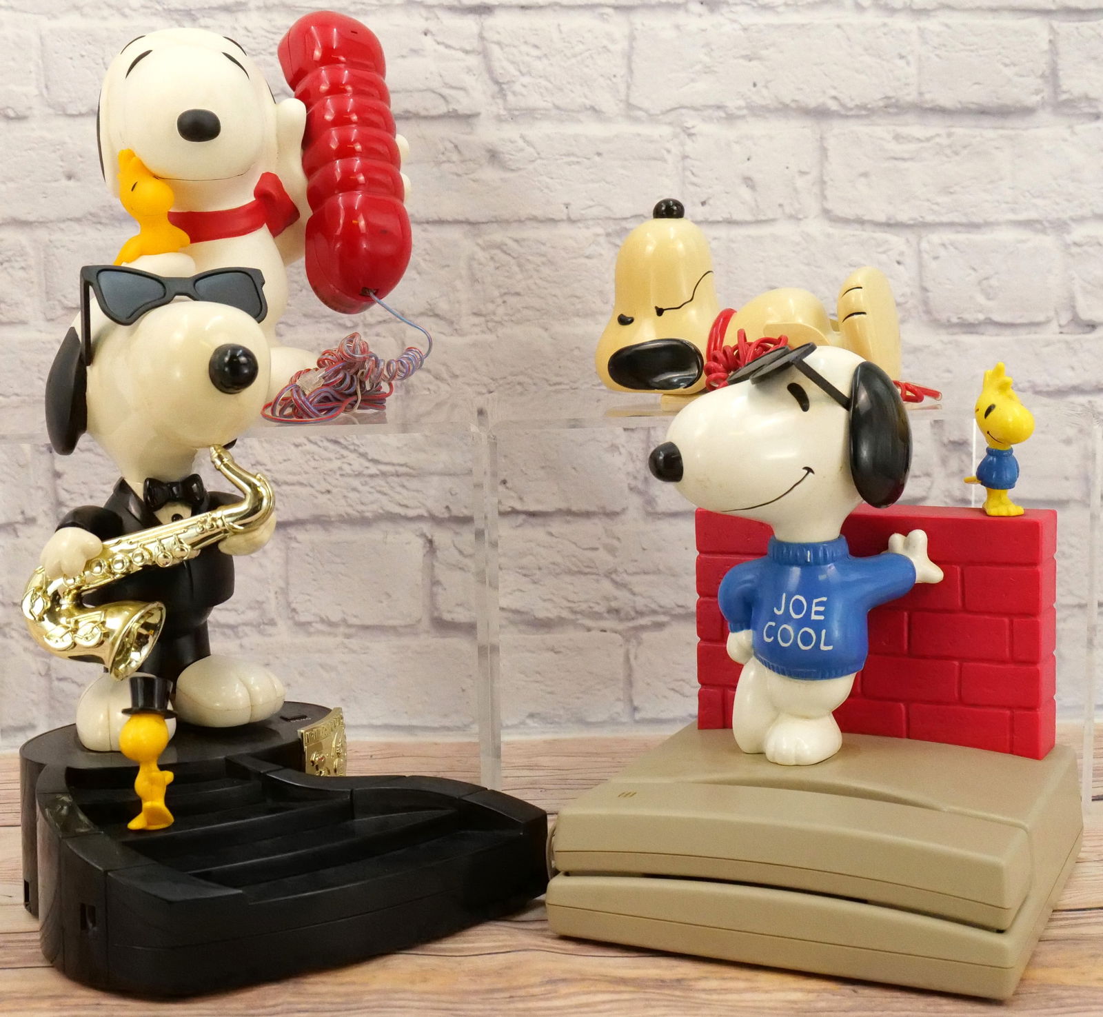 Lot Of 4 Snoopy Novelty Telephones Auction