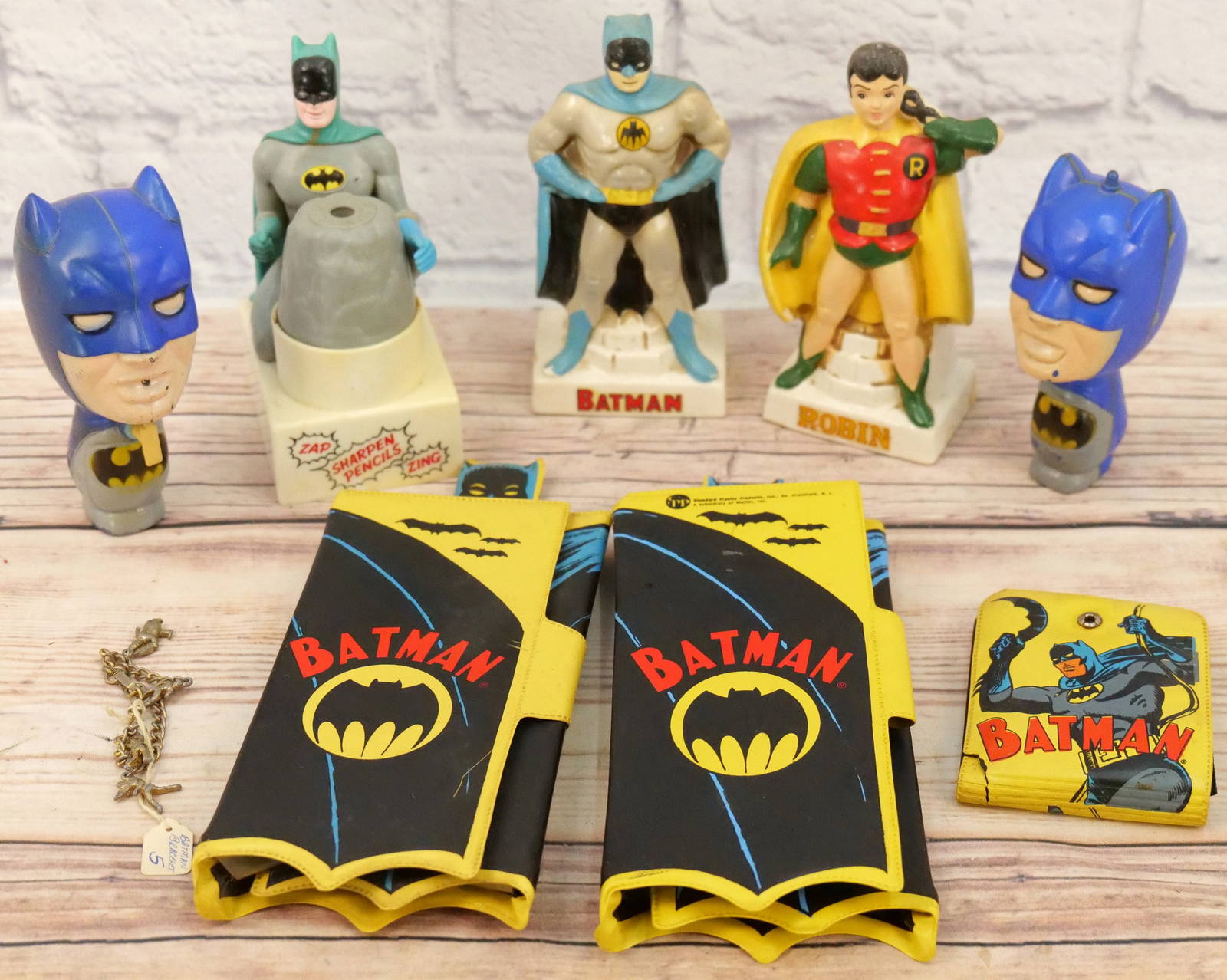 Group Lot Of Vintage Batman Items Auction