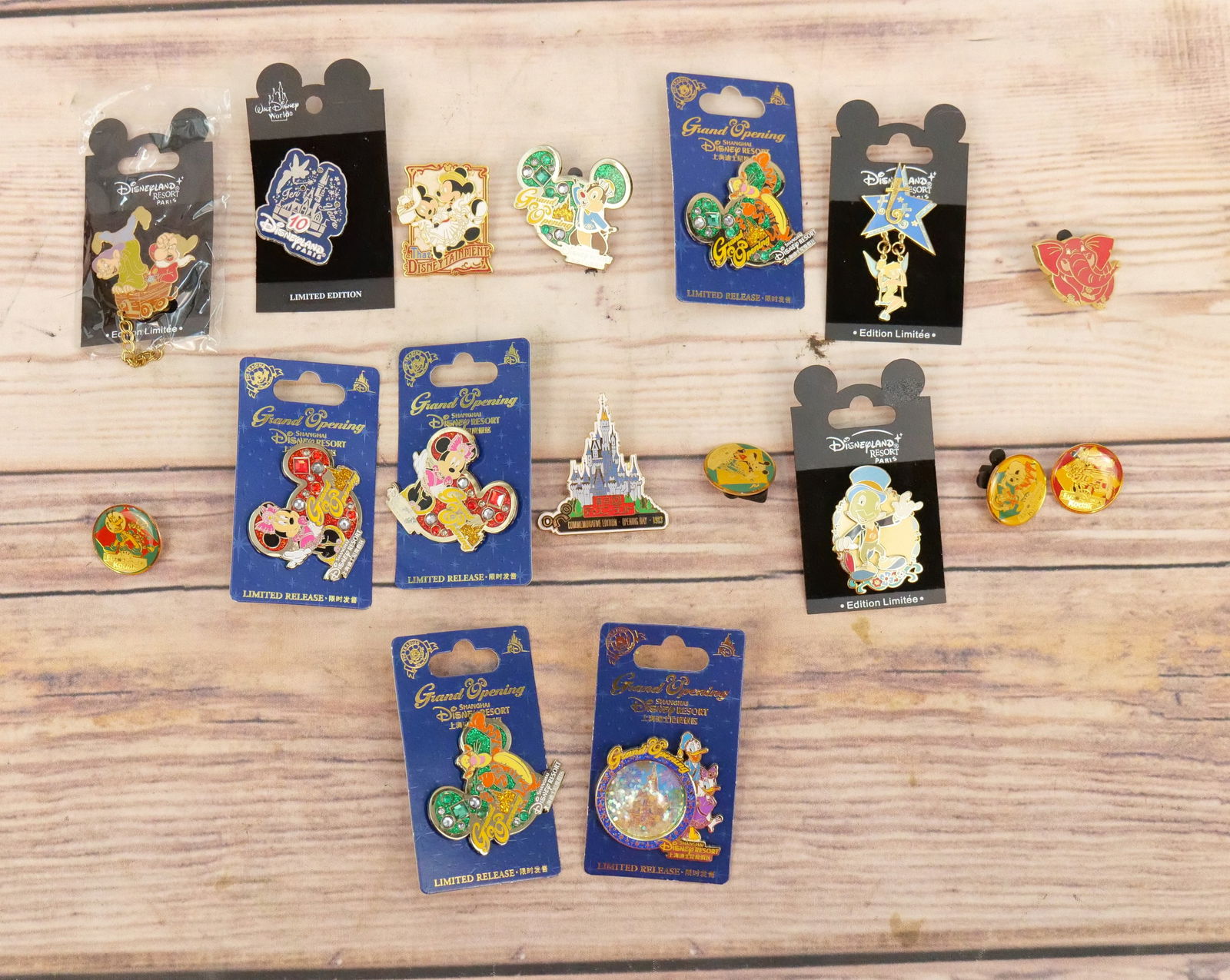 Lot Of 17 Disney Parks Pins Auction