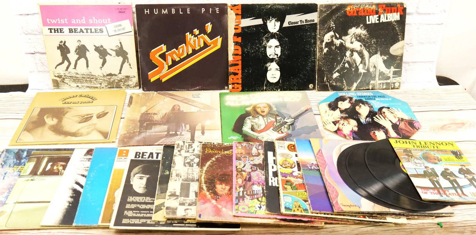 Lot Of 22 Vinyl Records Auction