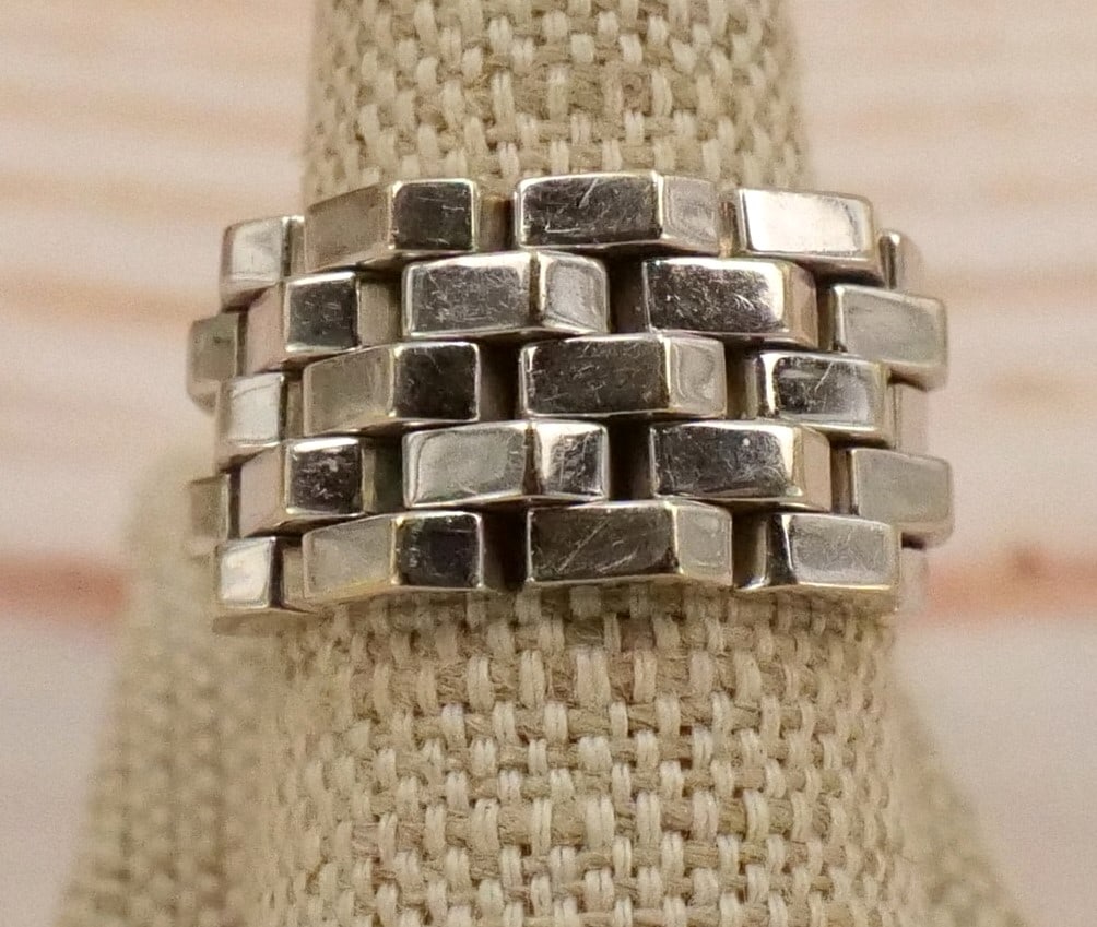 18kt White Gold Link Style Ring Auction