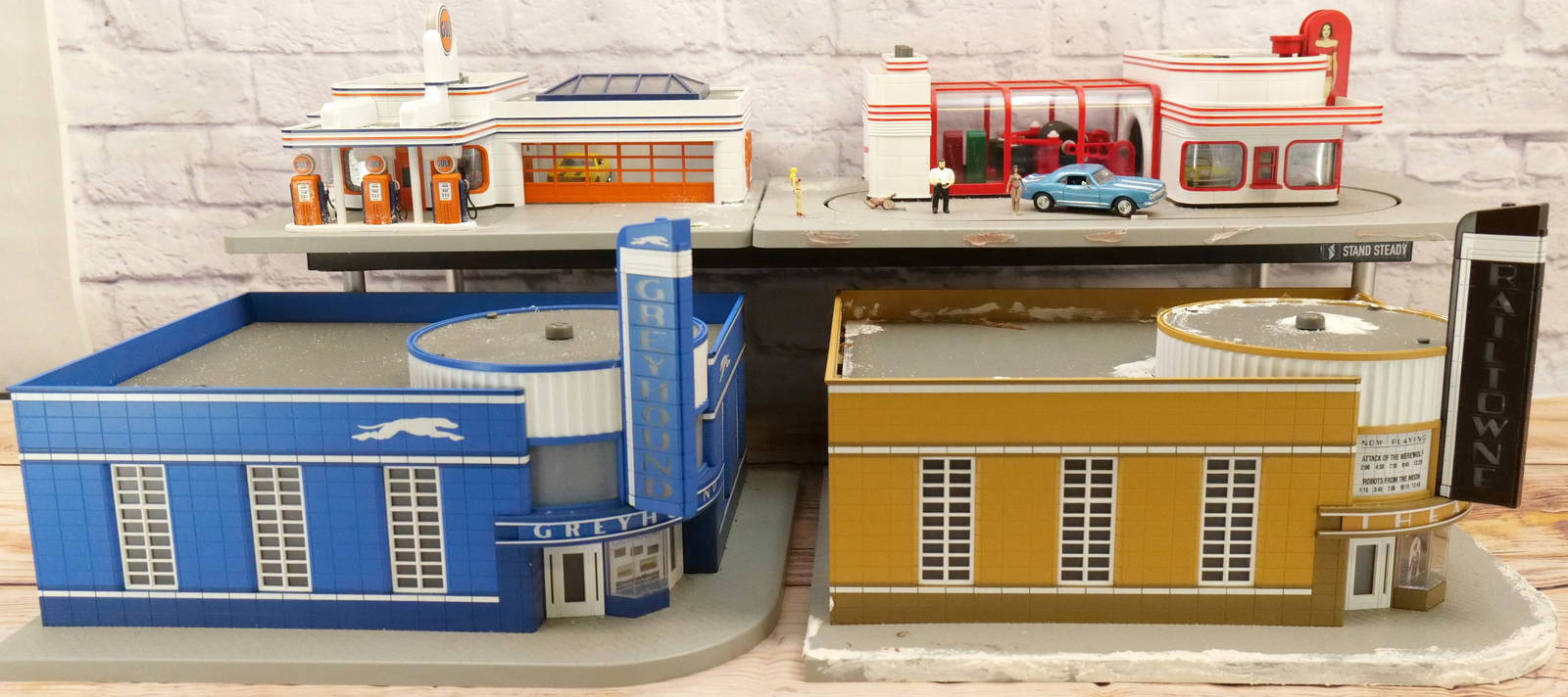 Lot Of 4 Mth Train Accessories Auction