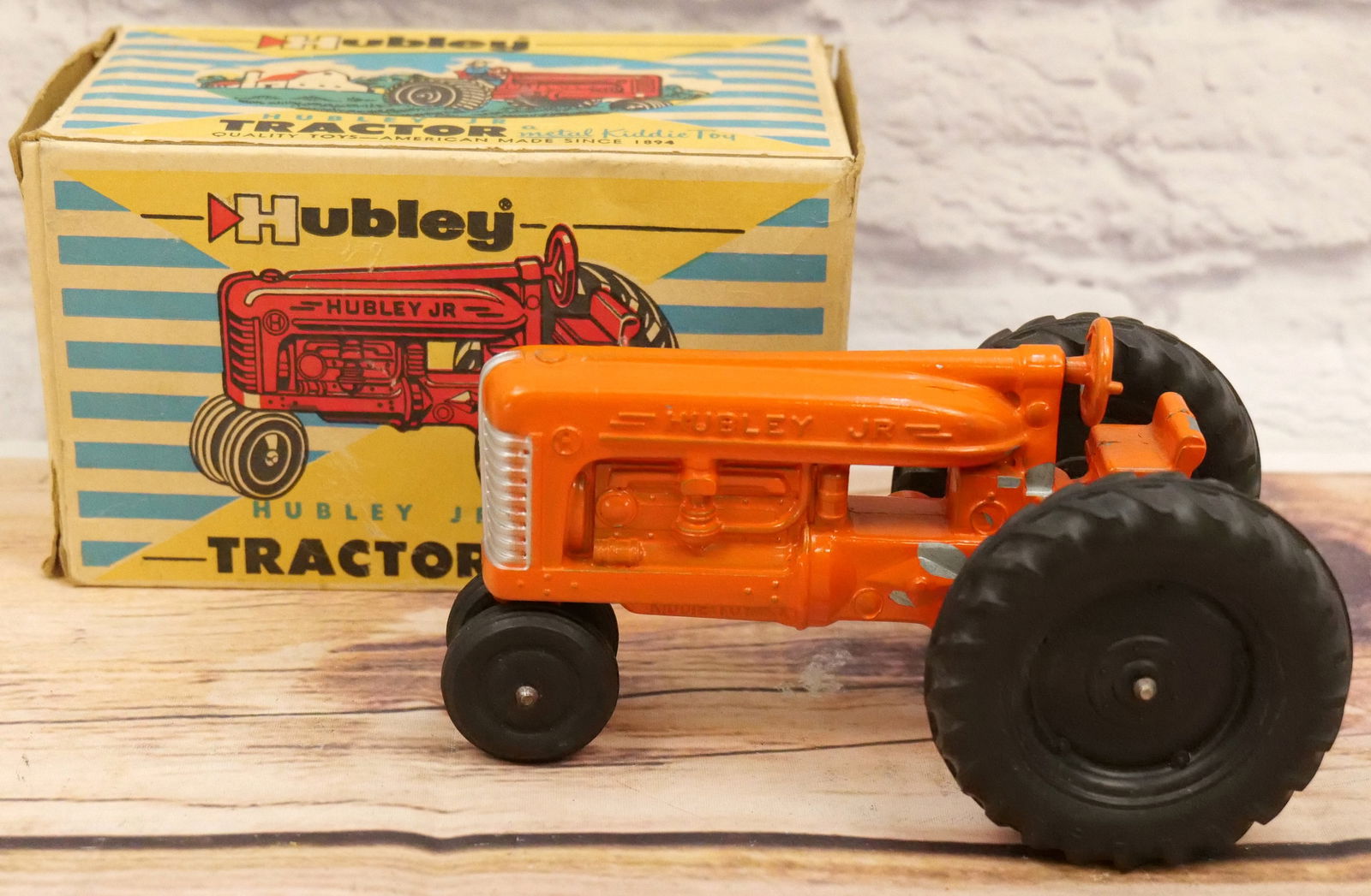 Hubley Jr. Farm Tractor No. 472 Auction