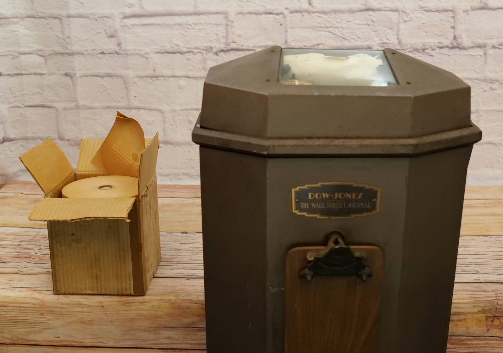 Vintage Art Deco Dow Jones Ticker Tape Machine Auction