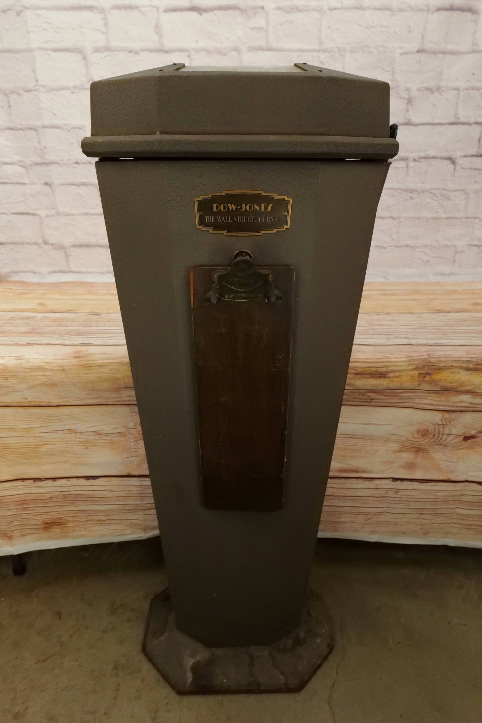 Vintage Art Deco Dow Jones Ticker Tape Machine Auction