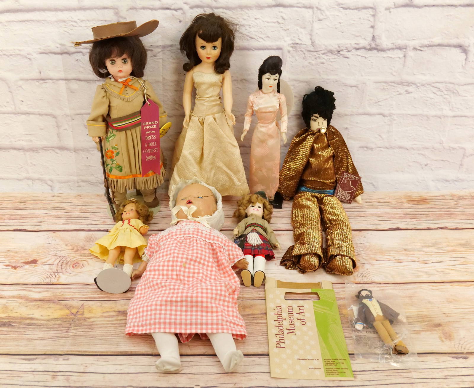 Lot Of Mixed Dolls Auction