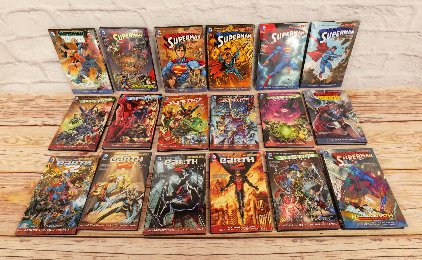 Lot Of 18 Dc Hardcover Graphic Novels Auction