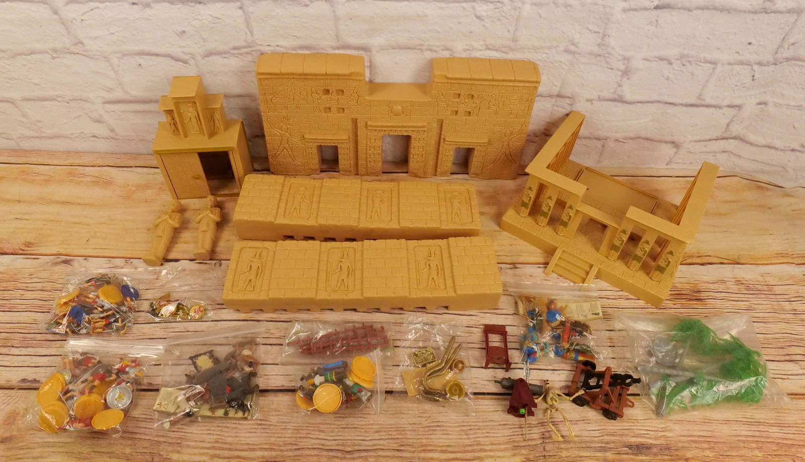 Egyptian Playset With Figures And Accessories Auction