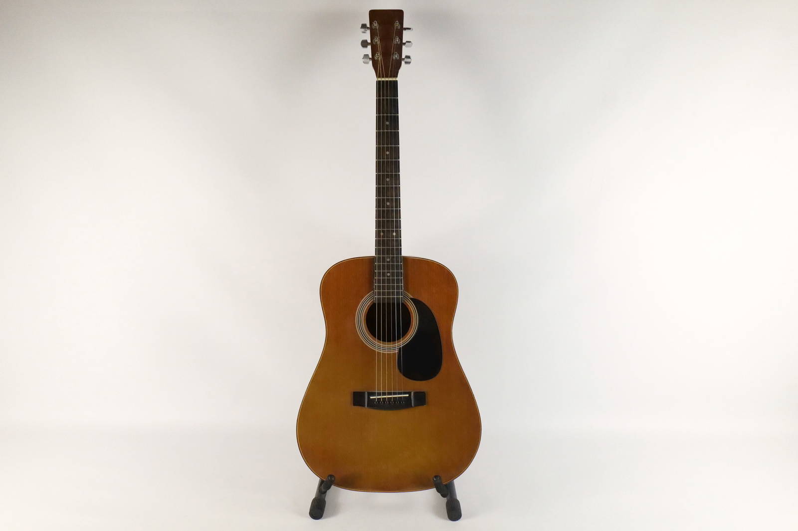 Samick Acoustic Guitar Auction