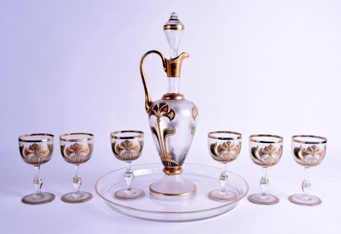 AN AUSTRIAN SECESSIONIST ART NOUVEAU GLASS DECANTER