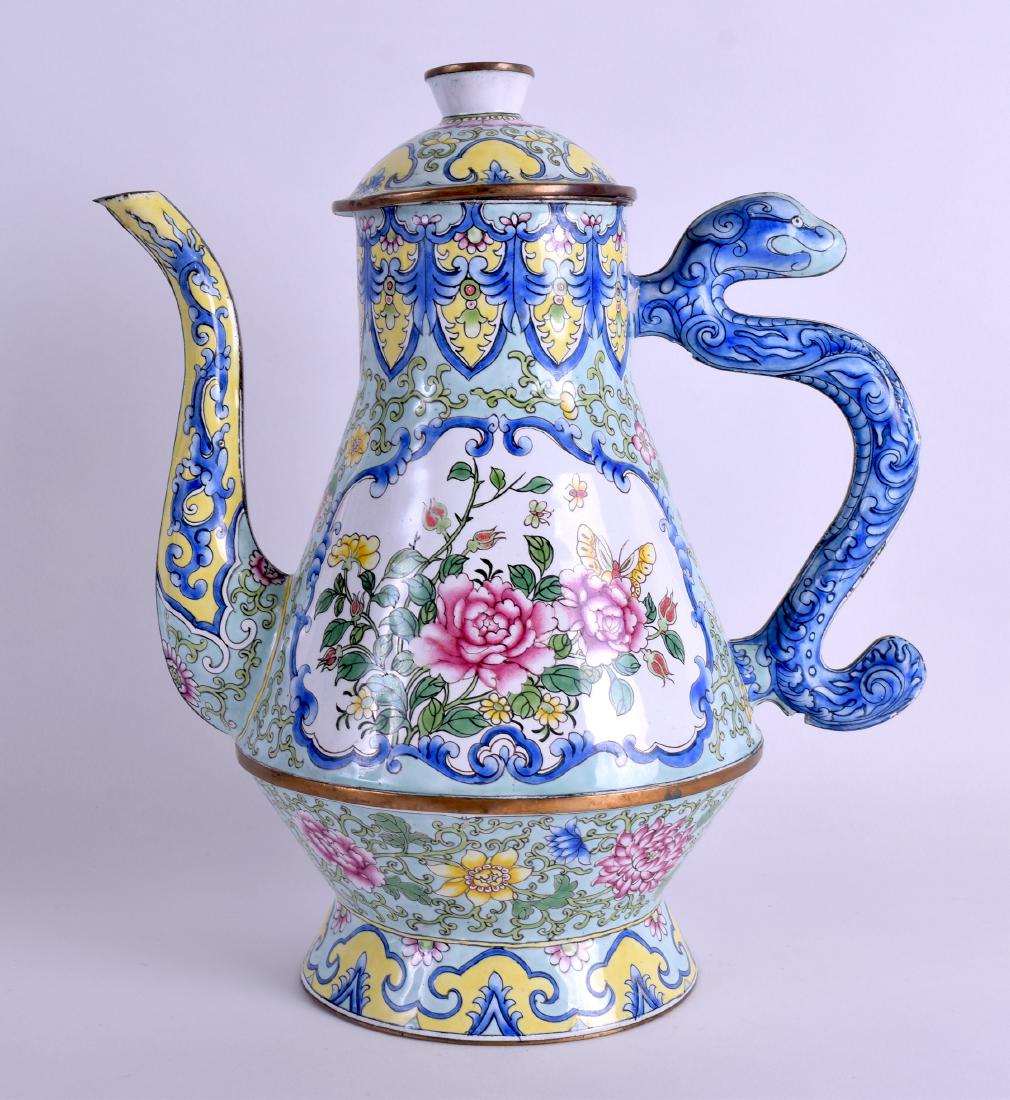 A LARGE EARLY 20TH CENTURY CHINESE CANTON ENAMEL TEAPOT