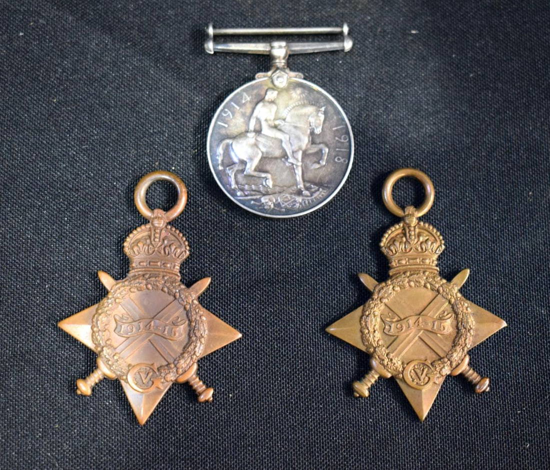 A 1914-1918 Ww1 Service Medal Together With Two Ww1 Stars (3). Auction
