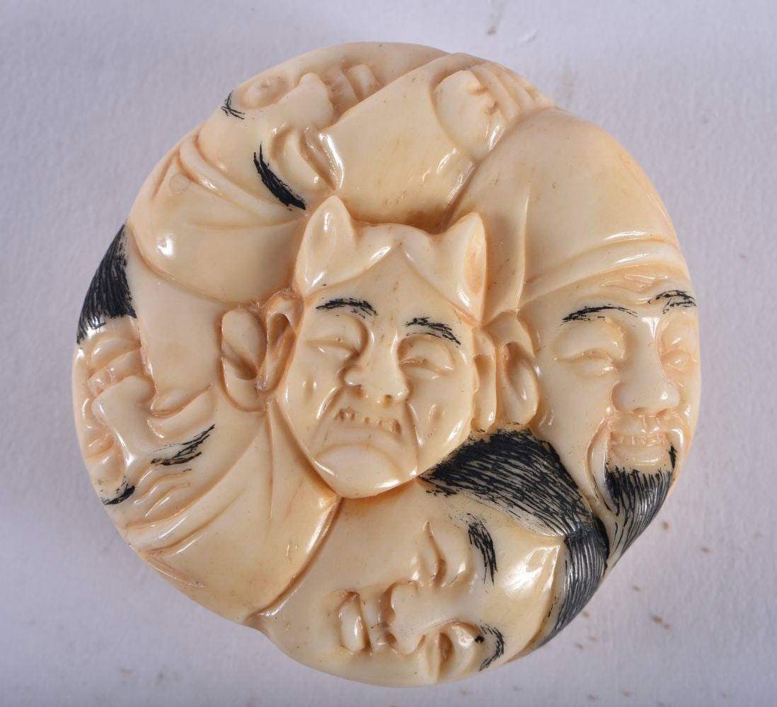 A Japanese Bone Faces Netsuke. 24 Grams. 4 Cm X 1.75 Cm. Auction