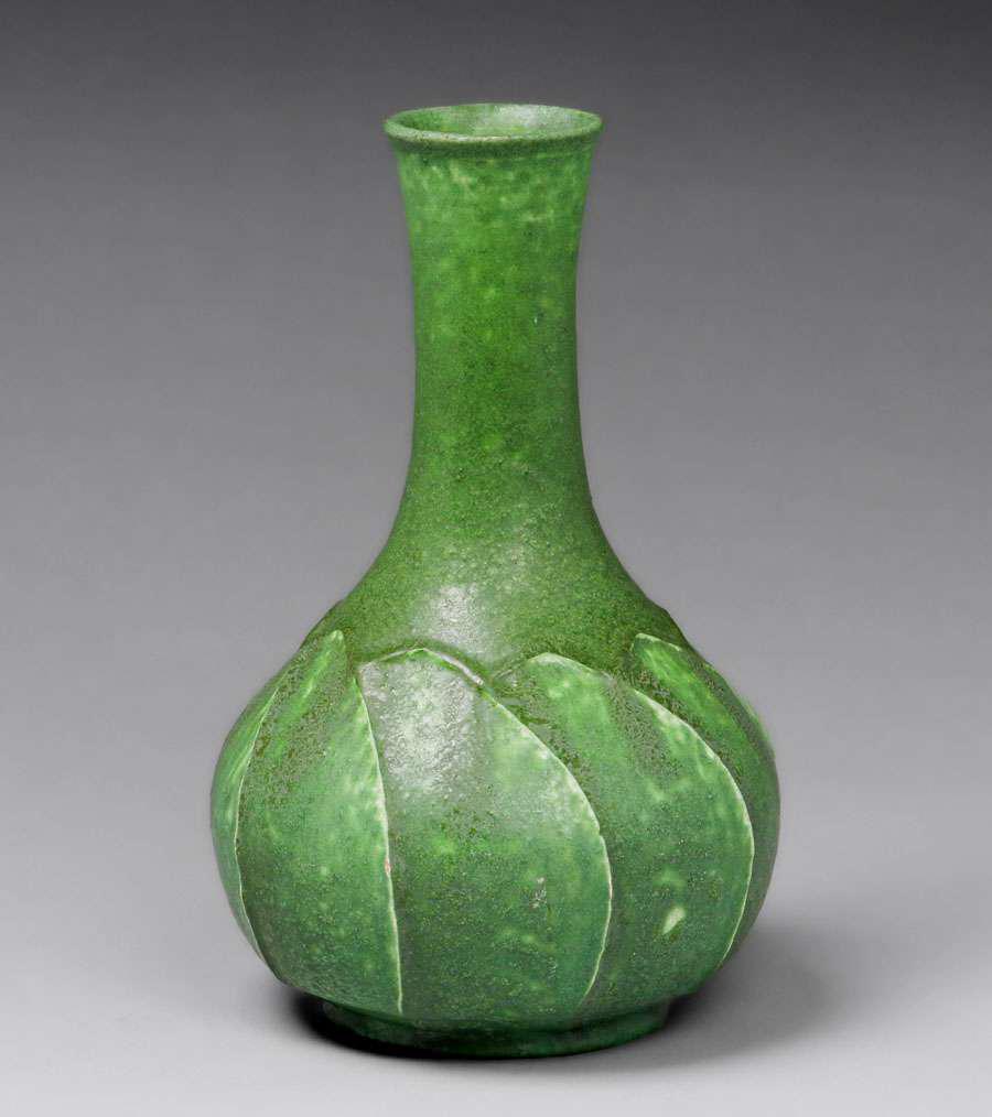 Unusual Grueby Pottery Matte Green Overlapping Leaf Vase c1905 - Mar 26, 2022 | California ...