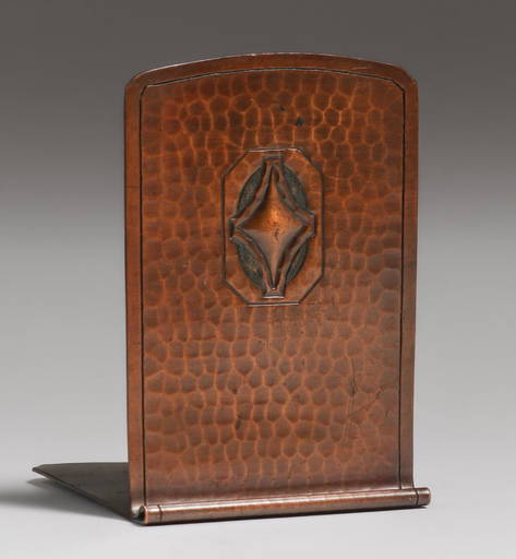 Roycroft Hammered Copper Single Bookend c1920s (#0389) on Dec 03, 2022 ...