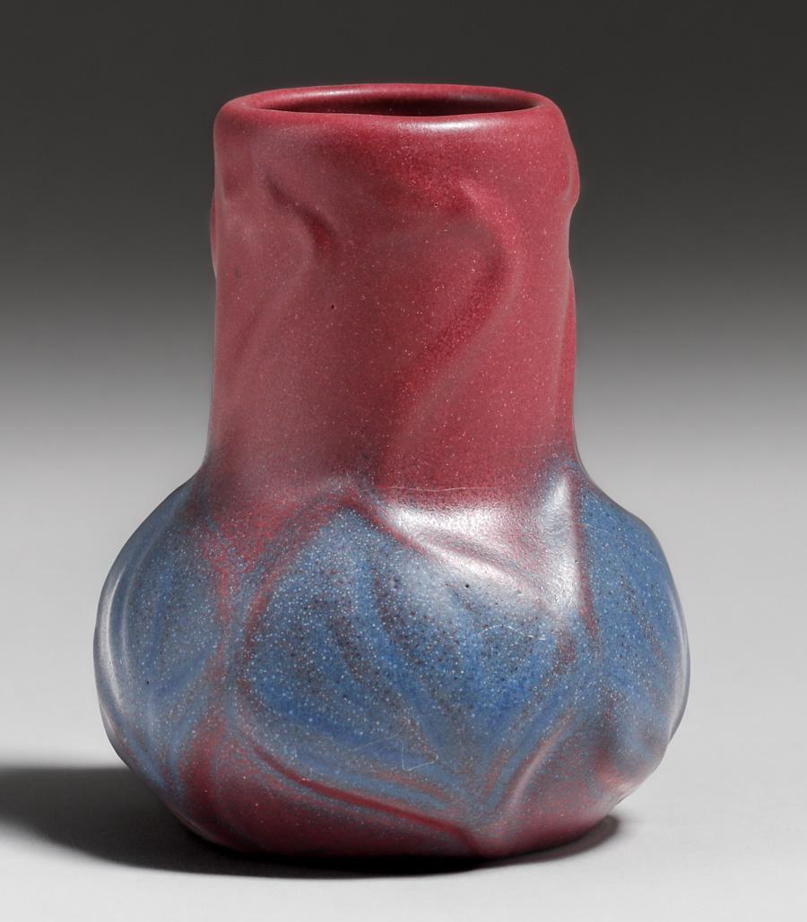 Small Van Briggle Vase c1920 (#0484) on Mar 18, 2023 | California ...