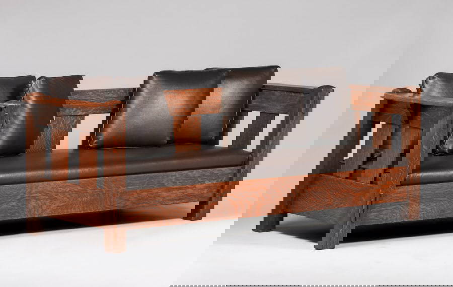 Limbert #559 3/4 Evenarm Settle C1910 Auction